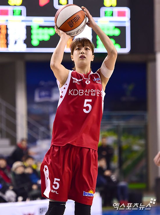 [WKBL 프리뷰] '수성' KEB하나 vs '극복' KDB생명 : 네이트 스포츠