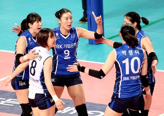 4년간 3번 정상…우승DNA 갖춘 IBK기업은행 : 네이트 스포츠