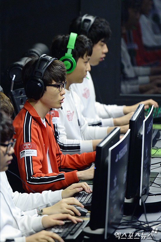 [롤챔스 스프링] SKT, 스베누 1세트 제압하고 3위 확정 : 네이트 스포츠