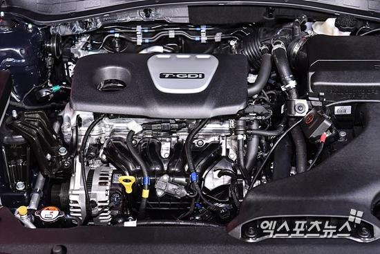 기아차, '2017 K5·PHEV' 출시…중형차 시장 '돌풍' 예고 : 네이트 뉴스