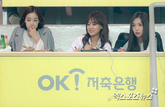 KBSN 아나운서 3인방 '코트의 계절이 돌아왔다'[포토] : 네이트 스포츠