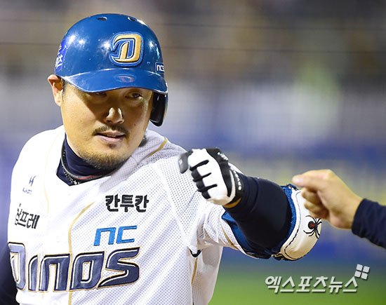 [PO1] '최고령 PS 출장' 이호준이 보여준 베테랑의 저력 : 네이트 스포츠