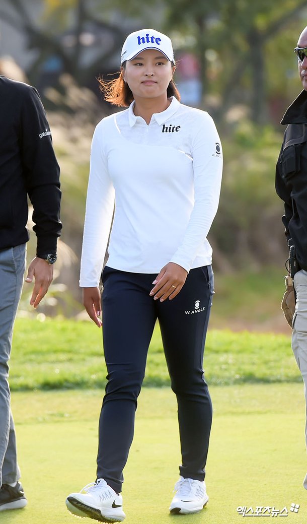 [엑's HD 화보] '통산 10승' 고진영 '백규정 이후 첫 LPGA 직행티켓 획득' : 네이트 스포츠
