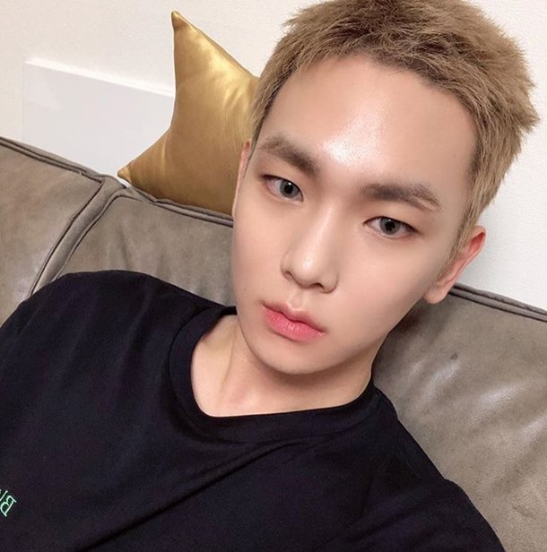 샤이니 키 데뷔 10년 만에 솔로 데뷔…11월 목표 네이트 연예