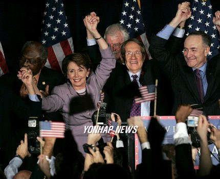 (NYT1) WASHINGTON -- Nov. 8, 2006 -- ELN-DEMS -- Democrats, includin ...