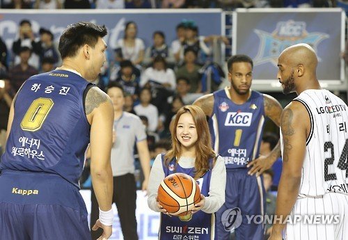 수줍은 손연재 : 네이트 스포츠