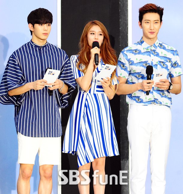 [E포토]더쇼 3MC, '시청광장에서 만나는 K-POP 페스티벌' : 네이트 뉴스